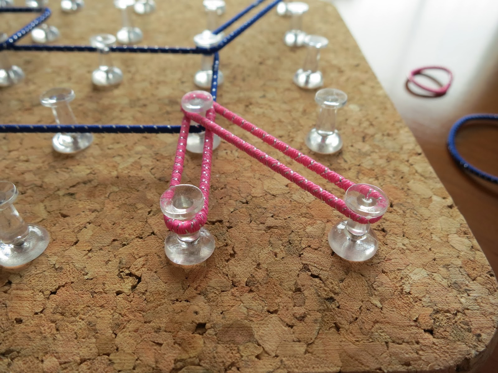 Colorful Tangrams: Geoboard - Geobord - Geobrett