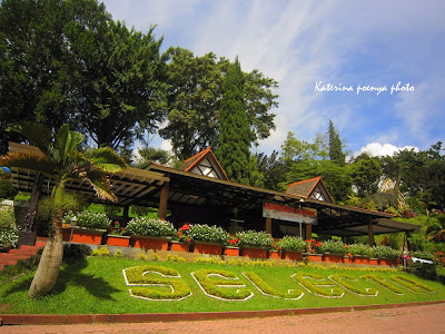 Merengkuh Indah Pagi di Taman Bunga Selecta - TᖇᗩᐯEᒪEᖇIEᑎ