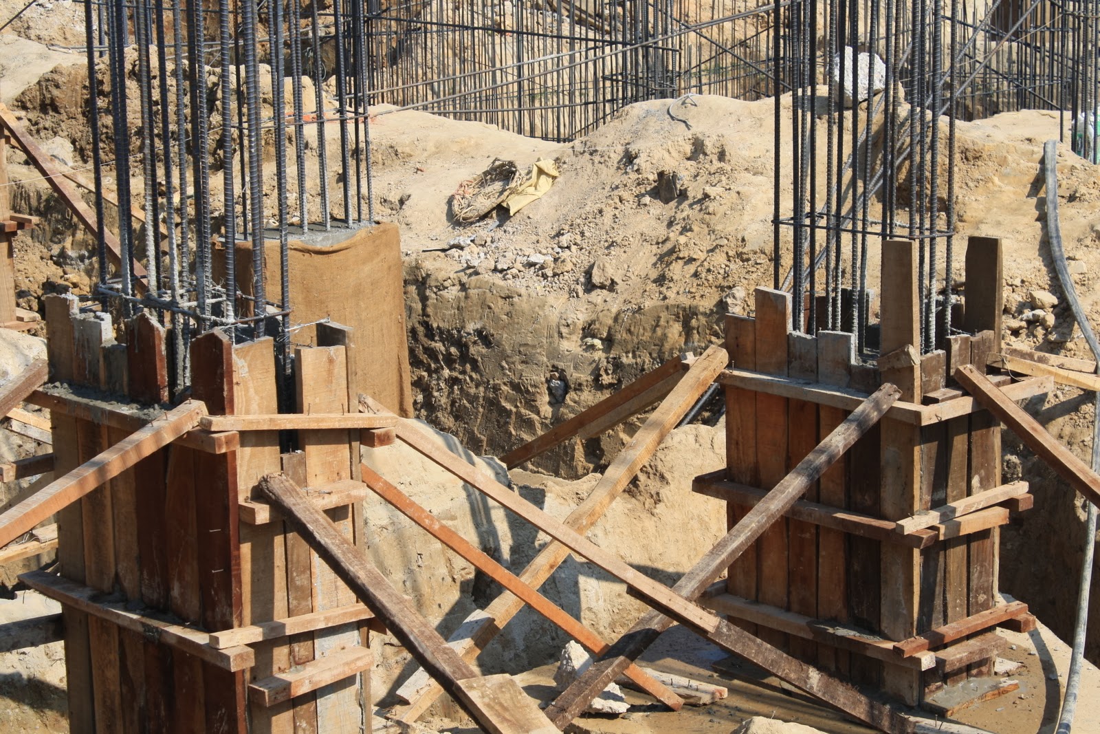 Jonathan & Holly Barrett: Basement - Foundation Progress