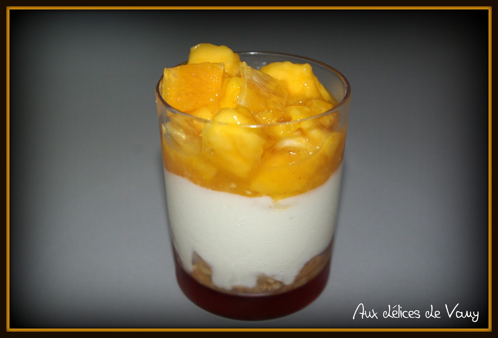 Verrines de fromage blanc et sa salade ensoleillée.