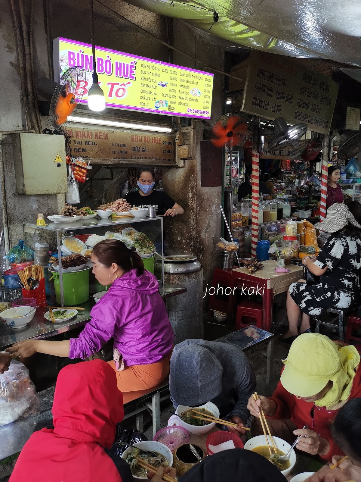 Things to See & Eat at Historic Cho Dong Ba Market in Hue |Tony Johor ...