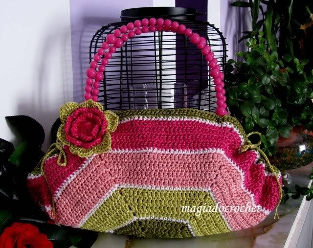 Sa invatam sa crosetam si sa tricotam: poseta crosetata