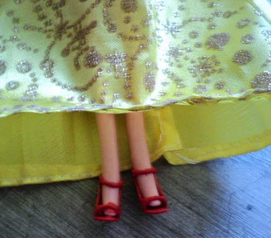 Knocked-off!: Bootleg doll review : 12" sparkling princess bootleg Snow ...