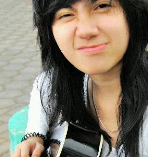 Indonesian Stars: Dera the Indonesian Idol contestants are tomboy and cute