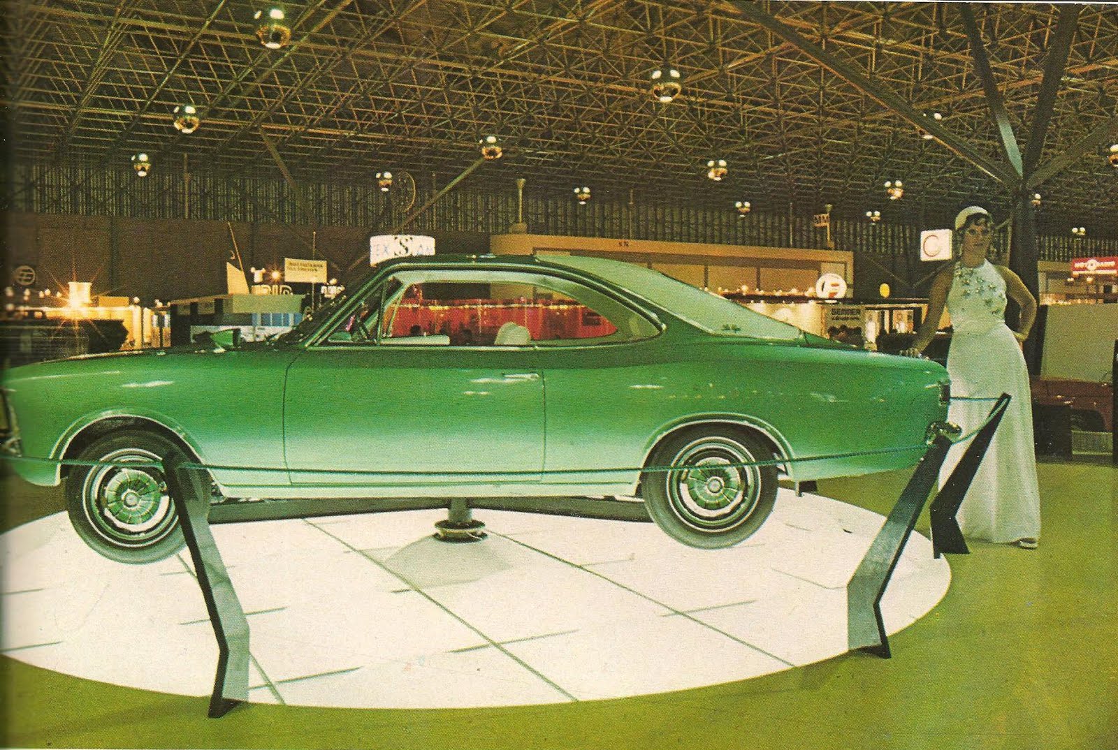 Antigos Verde Amarelo: Opala Las Vegas no Salão de 1972 ...