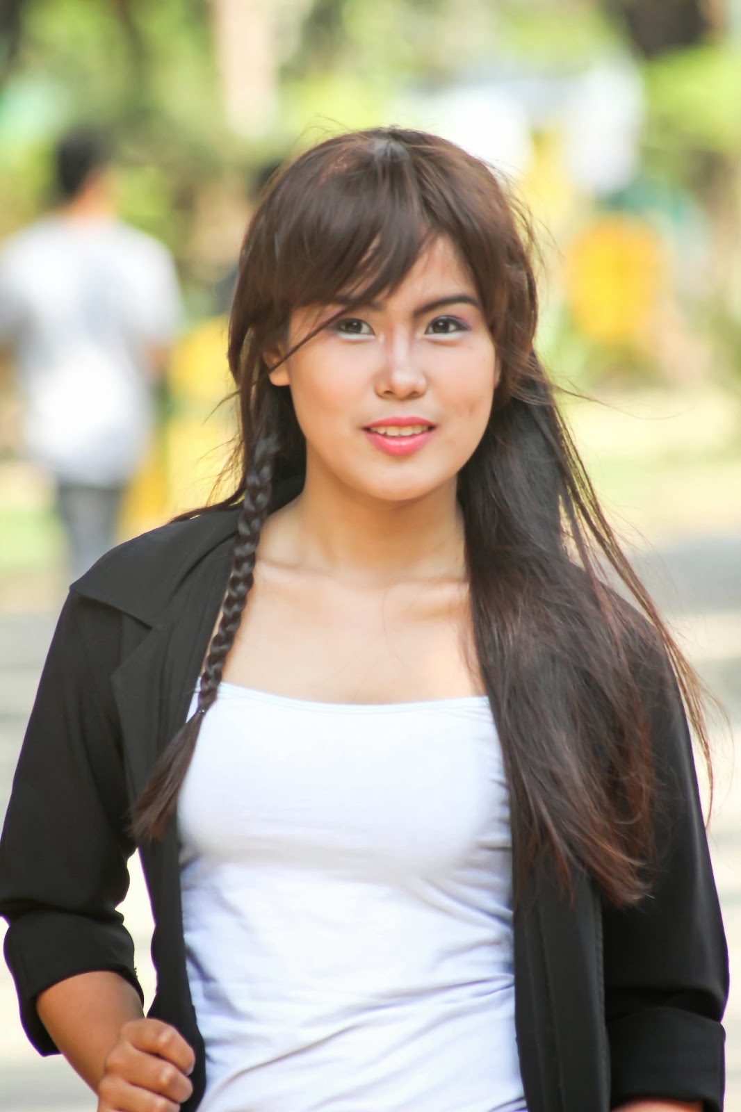 Feature Model: MAO MENG RONG