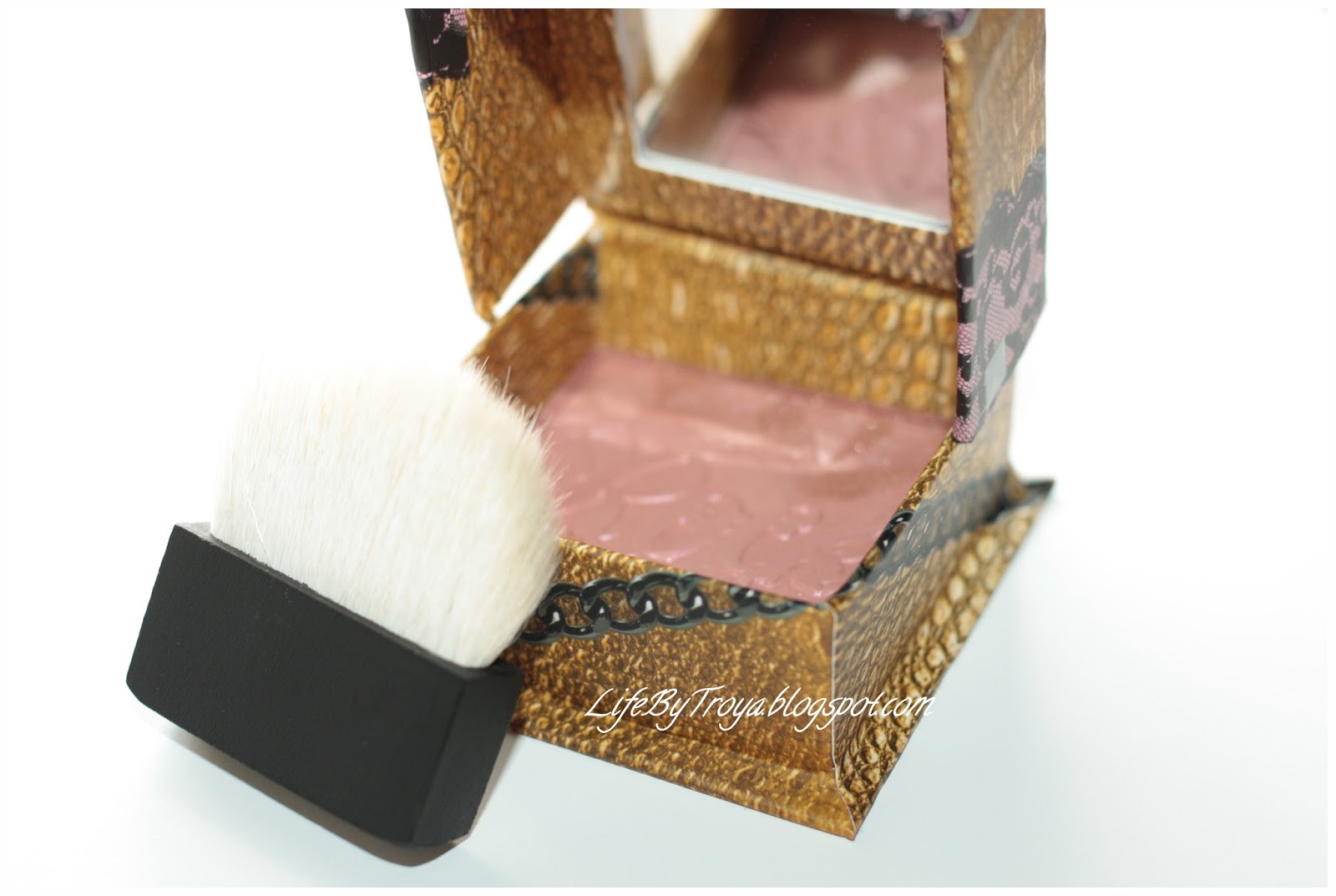 Review:: Benefit Rockateur Famously Provocative Cheek Powder - Troya's Land