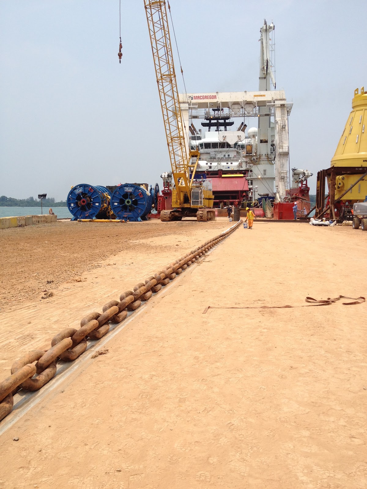 SINGATAC OFFSHORE CENTRE: Flake Out & Load 5km of Mooring Chains