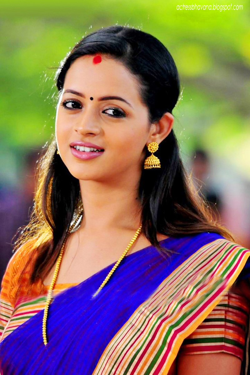 Actress Bhavana Photo Gallery: BHAVANA ACTRESS IN SAREE HQ LARGE ...