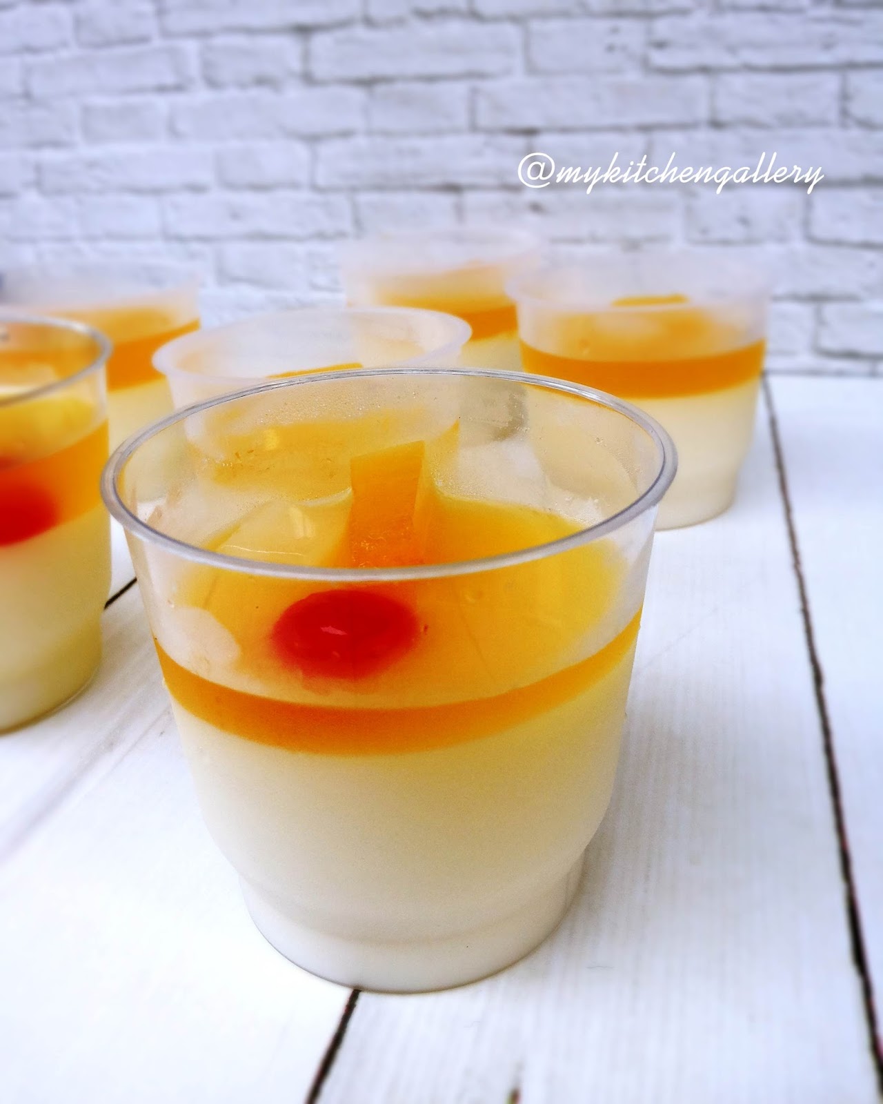 Lynn's Kitchen: Silky mango pudding ~ Puding sutra mangga