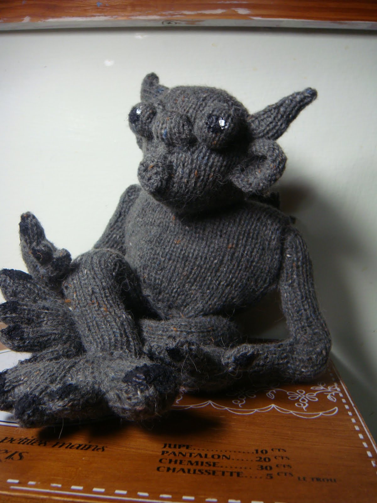 tatknitcat: Knitted Gargoyle