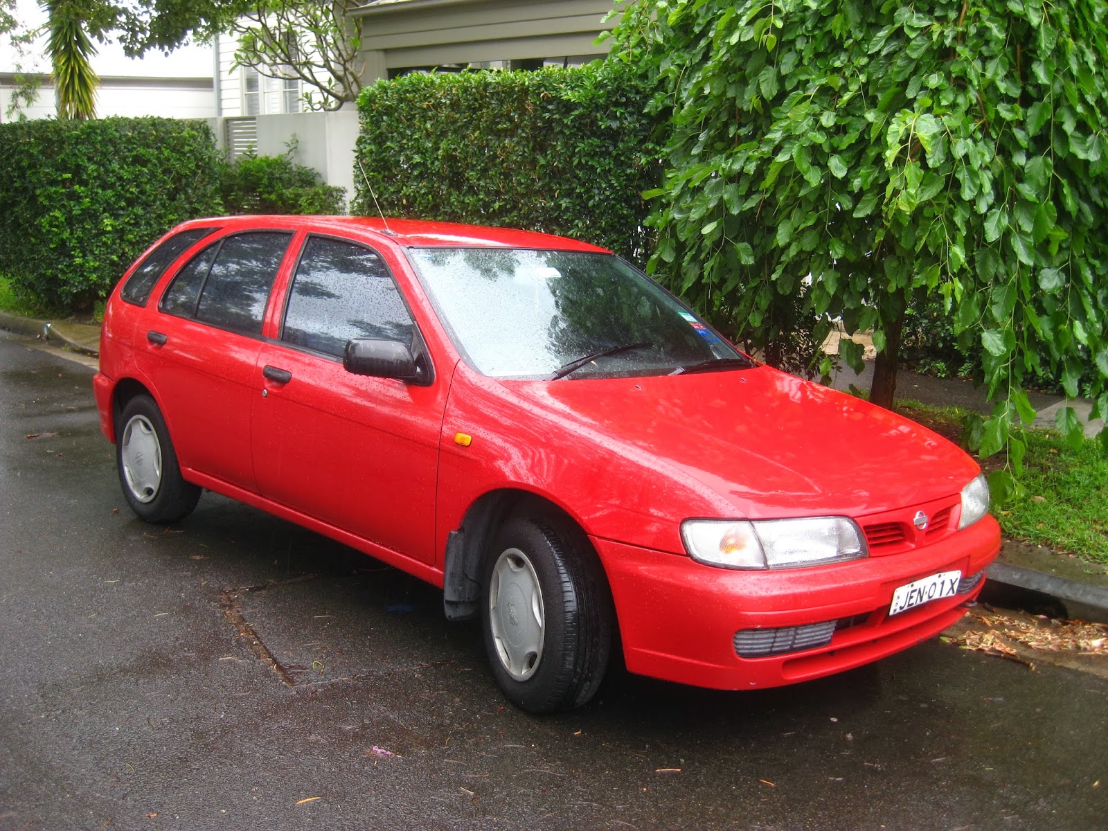 Aussie Old Parked Cars: 1996 Nissan Pulsar LX