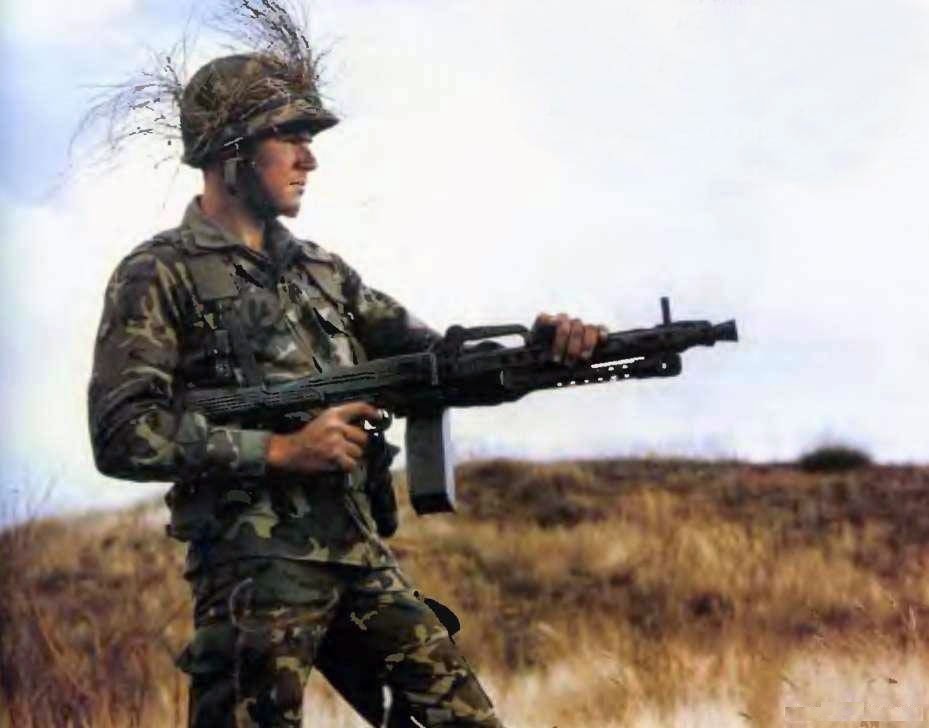 FOTOARMAS.COM: Ametralladora AMELI. (Infanteria de Marina España)