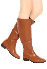 OS ESCRAVOS DE BOTAS DA RAiNHA ViVi TRAVESTi DOMiNADORA