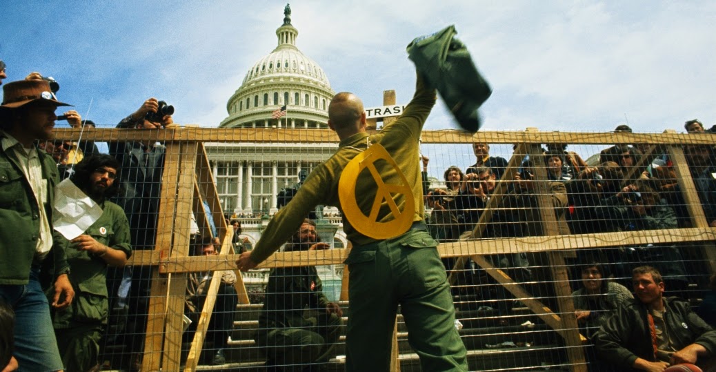 30 Color Photographs of Anti-Vietnam War Protests in the U.S From the ...