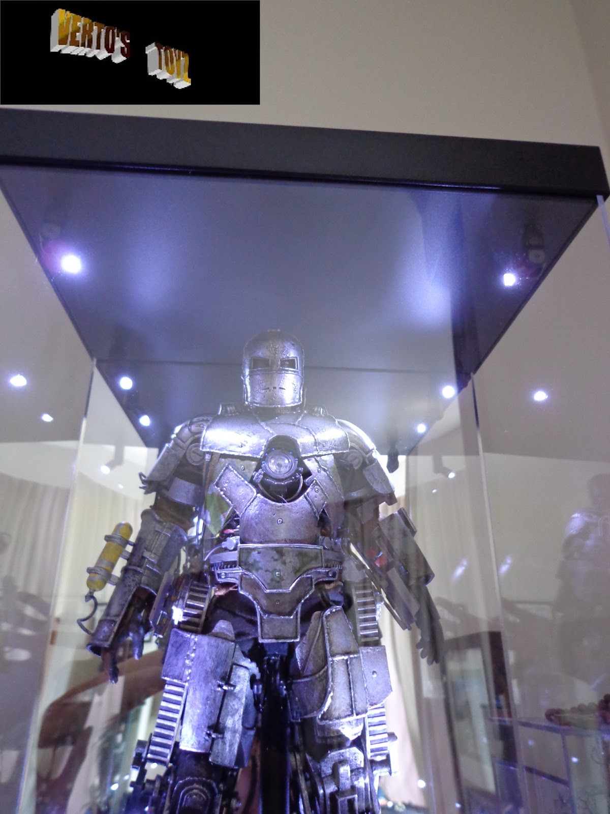 VERTO'S TOYZ: More pictures of the actual Legend Studio Master Light ...