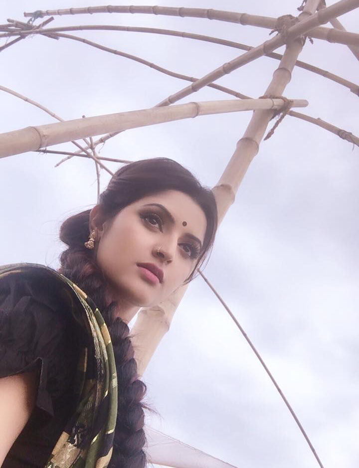 Pori Moni Beautiful New Pic In Saree
