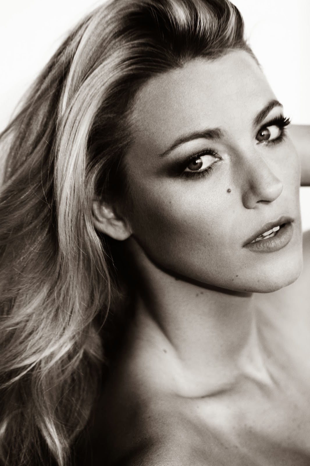 Blake Lively Signs as global L'Oreal Paris Ambassador