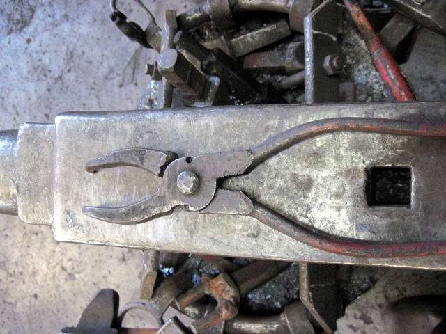 Persimmon Forge: Professional Blacksmithing: Fence Pliers to Bow Pliers