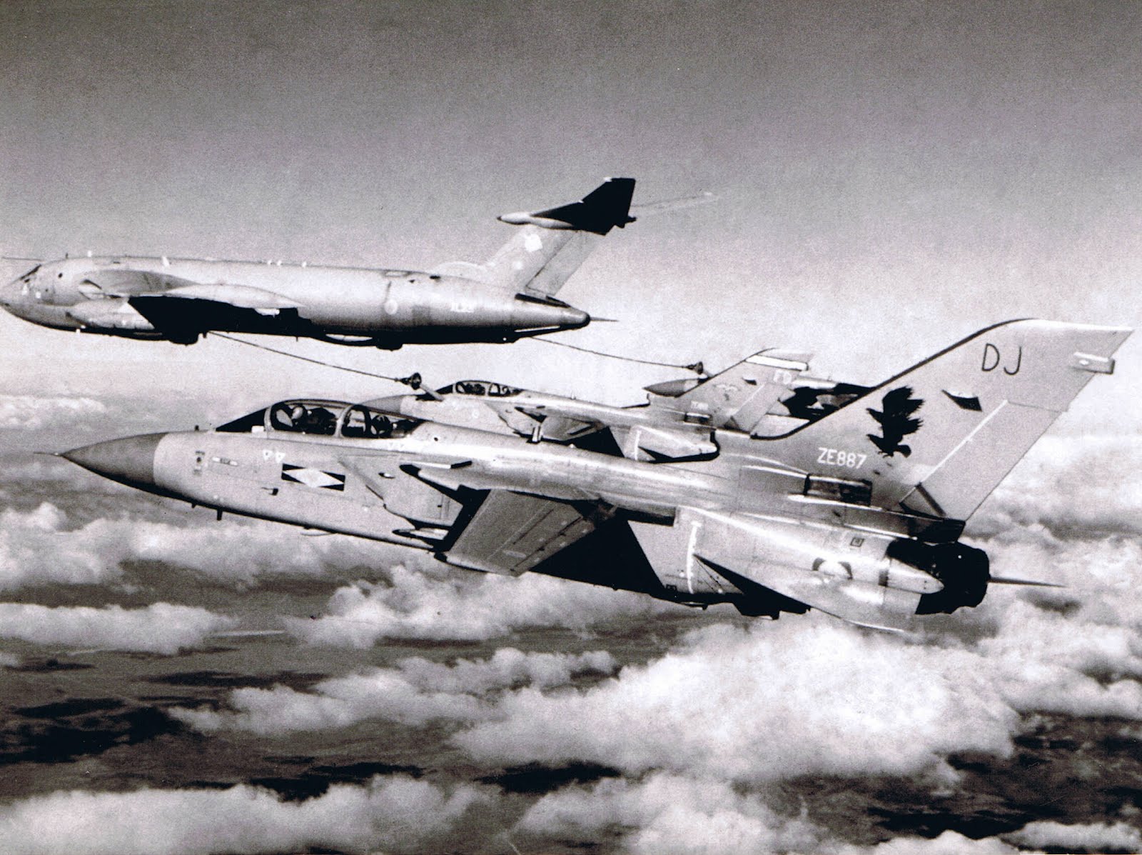 Victor XL231 Lusty Lindy: In Flight Refueling