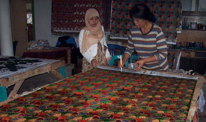 Motif Daun Tembaku, Keunikan Batik Rolla Jember - Amboy Indonesia