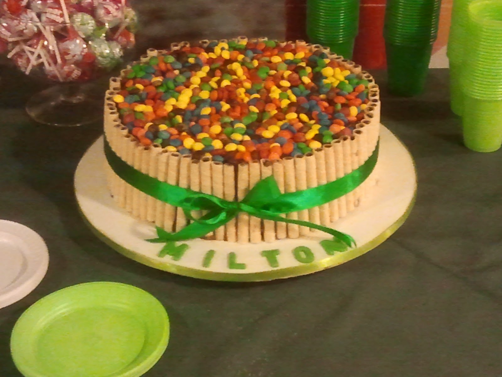 Patricia Malcher Bolos Decorados: Bolo M & M