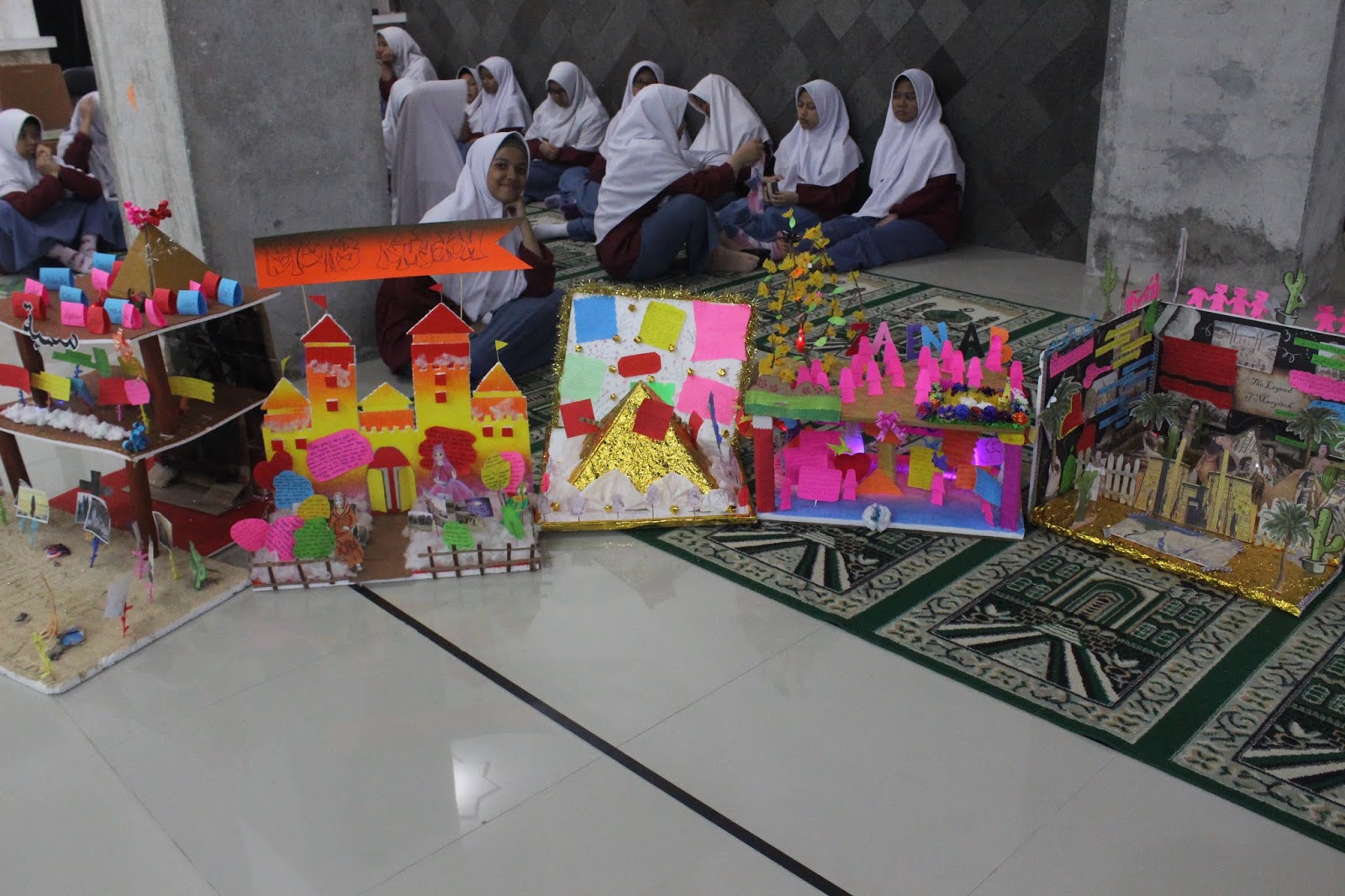 PRESENTASI MADING BAHASA - Pondok Pesantren Ibnul Qoyyim Yogyakarta