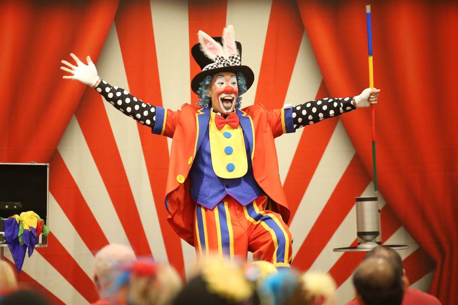 Captain Dazzle's Adventures: Bubbles the Clown costumes/looks