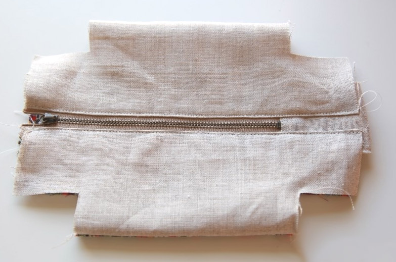 Block Zipper Pouch Tutorial ~ DIY Tutorial Ideas!
