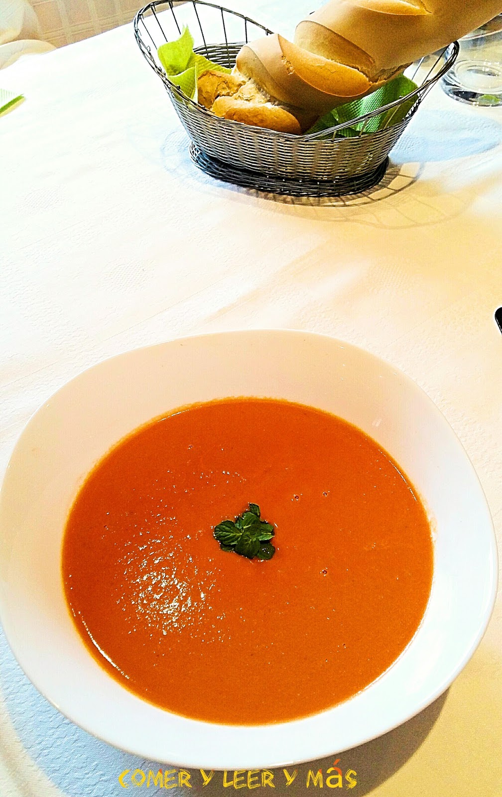 SOPA CALIENTE DE TOMATE