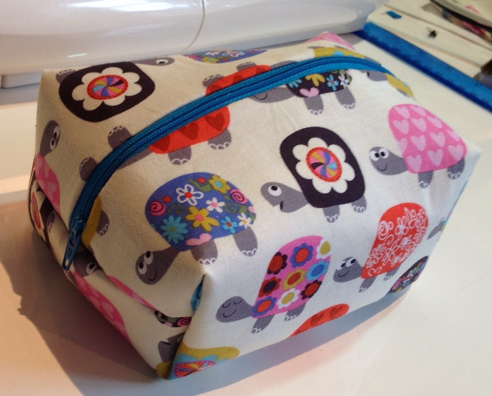 Crafty Clyde: Box Pouch Tutorial