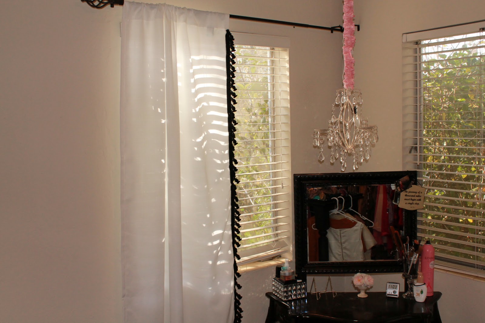 I Heart Pretty: DIY Fringe Curtains