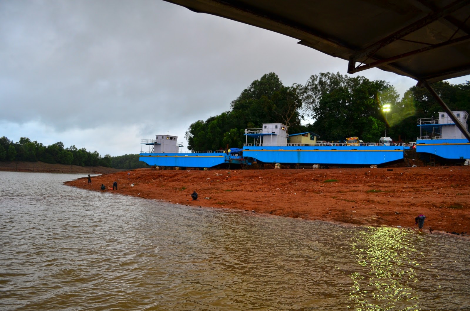 Sharath Hassan A Travelling Photographer: Sigandur back water and ...