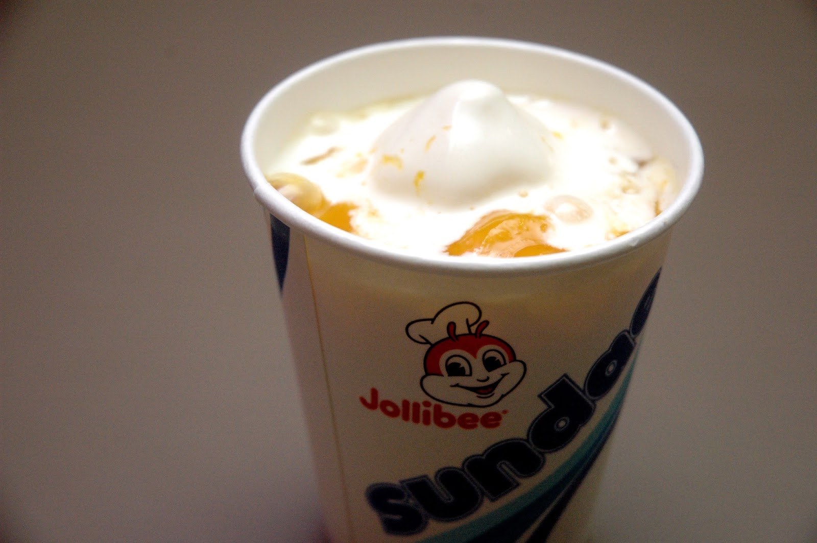 DUDE FOR FOOD: Peaches and Mangoes for a Sundae Twist: The New Jollibee ...