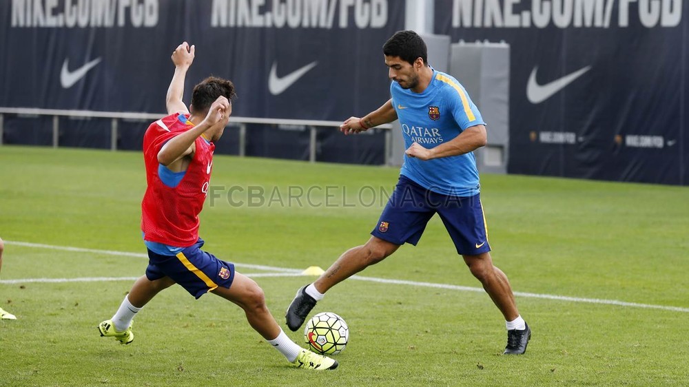 Luis Suárez Trains in First-Ever Blacked-Out Adidas X Primeknit Boots ...