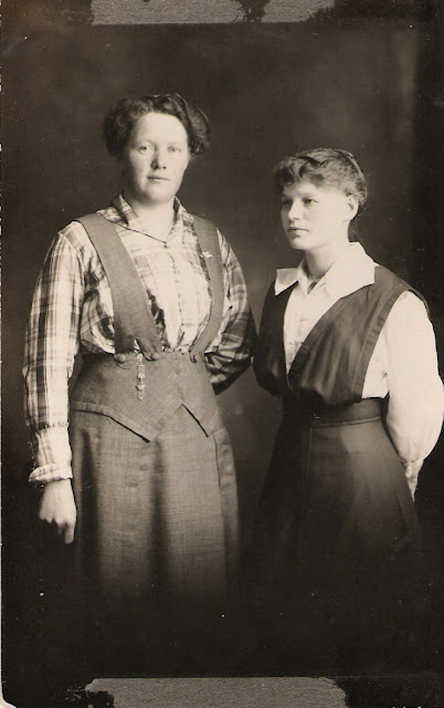 Apron History: Great Great Grand Aunt Elsa