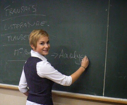 Dictionnaire visuel: un professeur / une professeur(e)