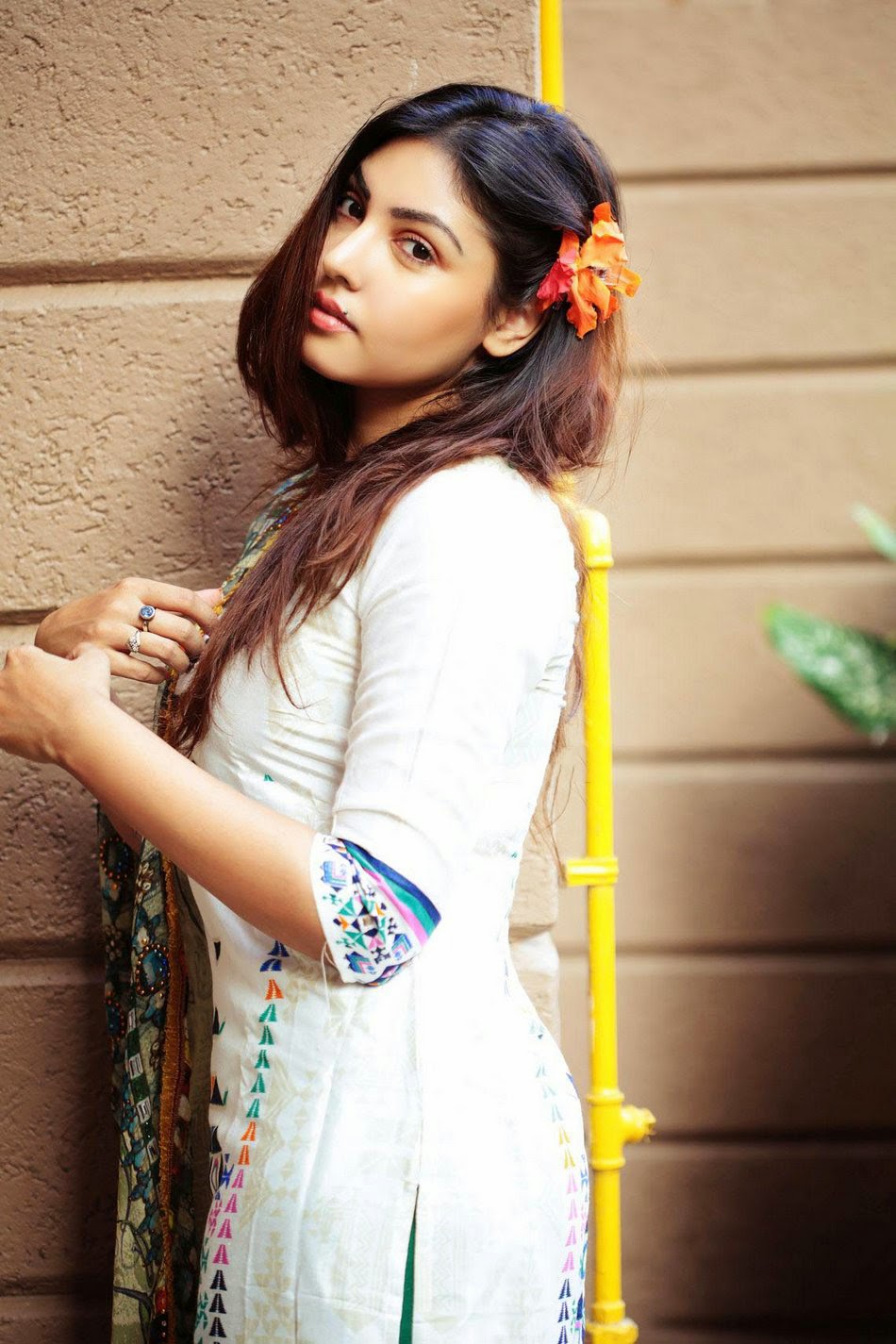 Komal Jha New Photoshoot Pics - Latest Movie Updates, Movie Promotions ...