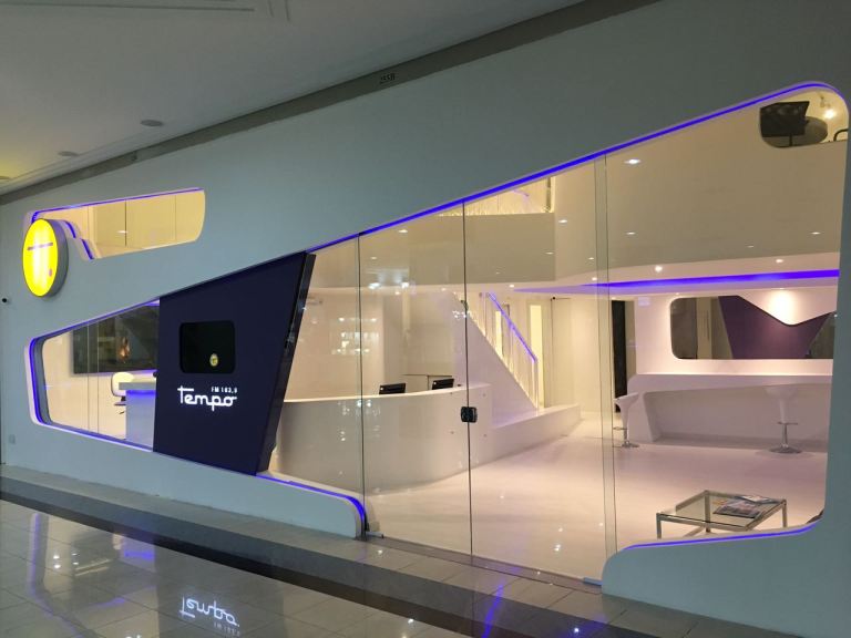Com ambiente clean e contemporâneo, Tempo FM inaugurou estúdio em ...