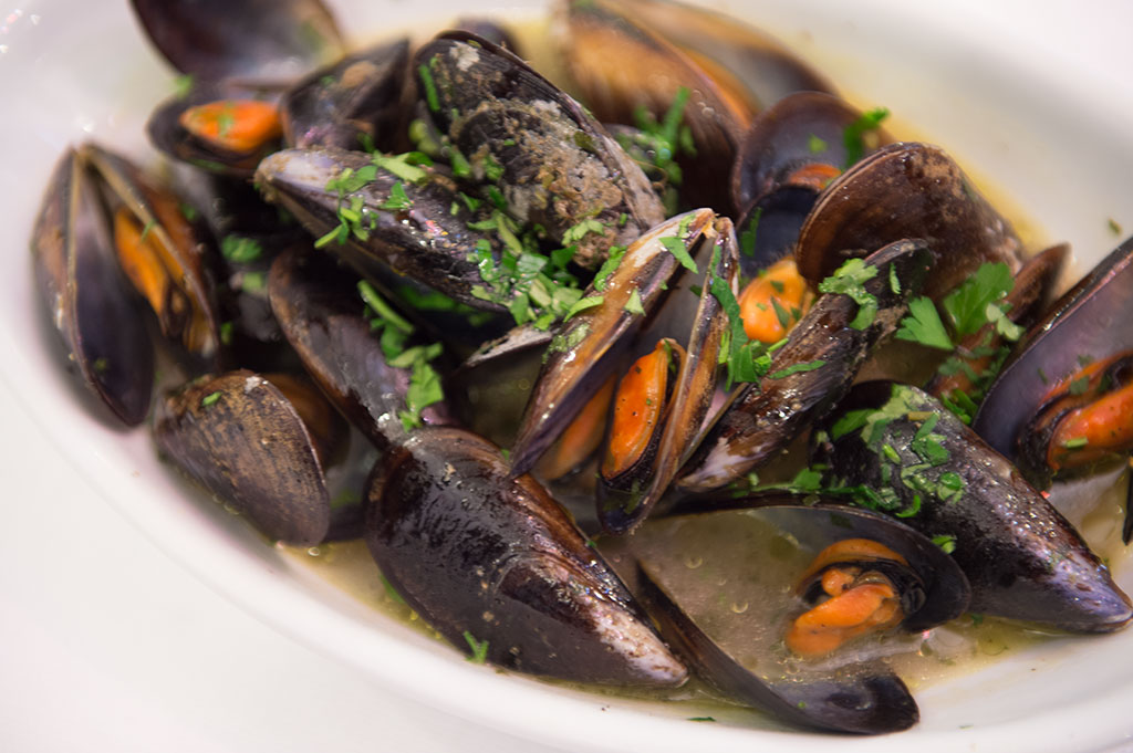 LA COZZA DEI LAGHI DI GANZIRRI E FARO PROTAGONISTA DI "MEET THE MYTILUS"