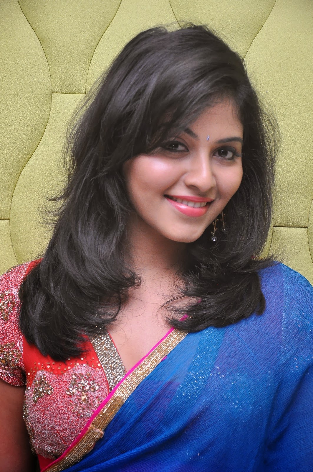Anjali gorgeous Saree Pics @ Masala Audio Launch