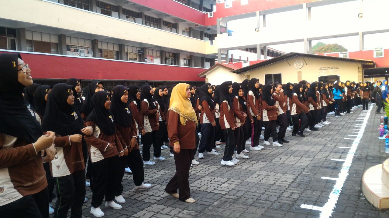 SMK TINGGI PEREMPUAN MELAKA: SENAMROBIK "RIANG RIA SMKTPM SIHAT"