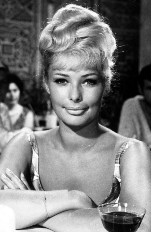 The Danish Bardot: 38 Glamorous Black and White Photos of Vivi Bach in ...