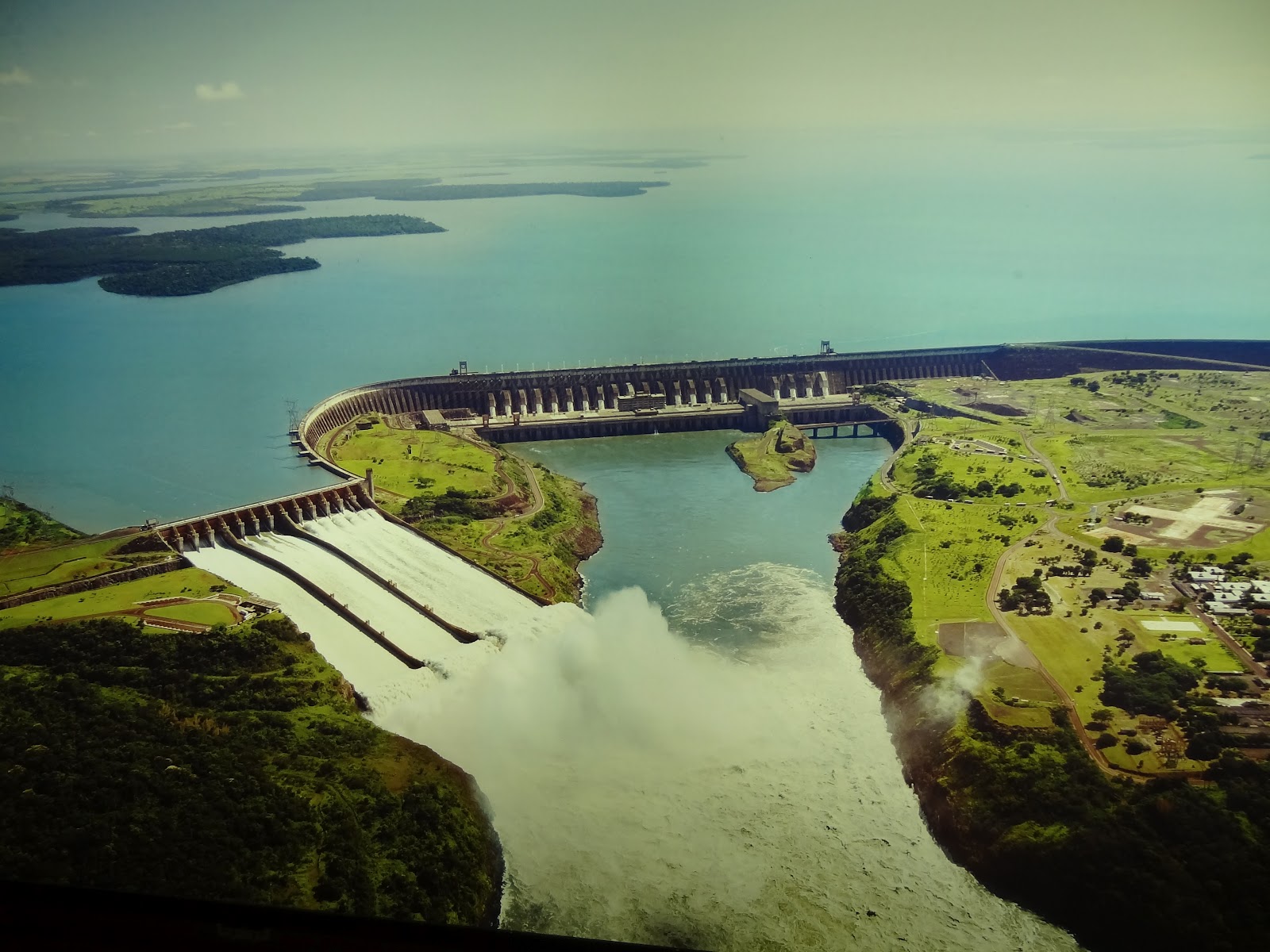 Tommy in South America: Itaipu Dam in Brazil