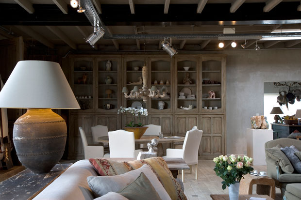 Keltainen talo rannalla: Kaunis koti