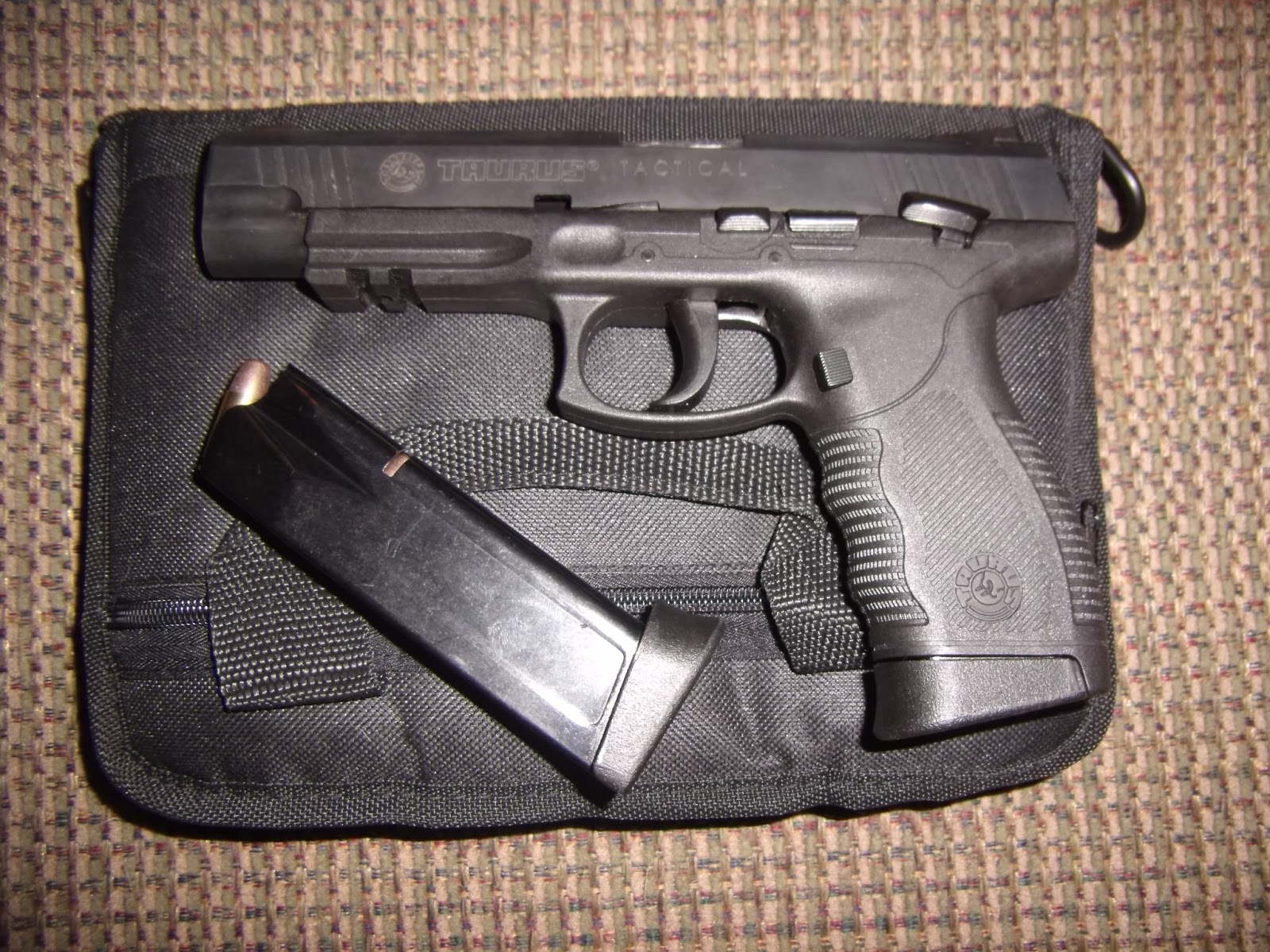 THE DAYWALKERSDAD: Beretta 92FS vs Taurus 24/7 OSS