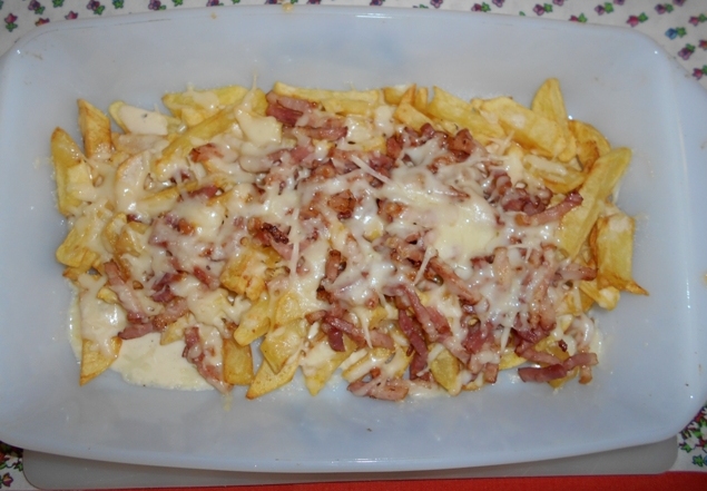 LIMÓN Y PIMENTÓN: Patatas Foster con salsa ranchera casera