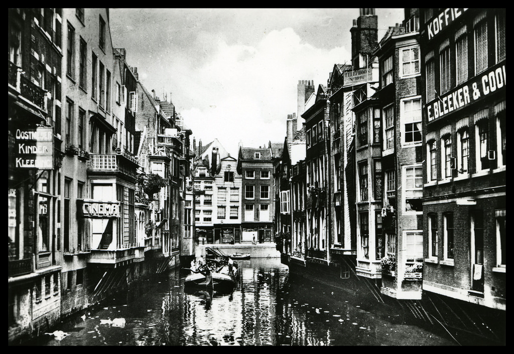 Before the 1940 Bombing: 82 Incredible Photos Document Everyday Life in ...