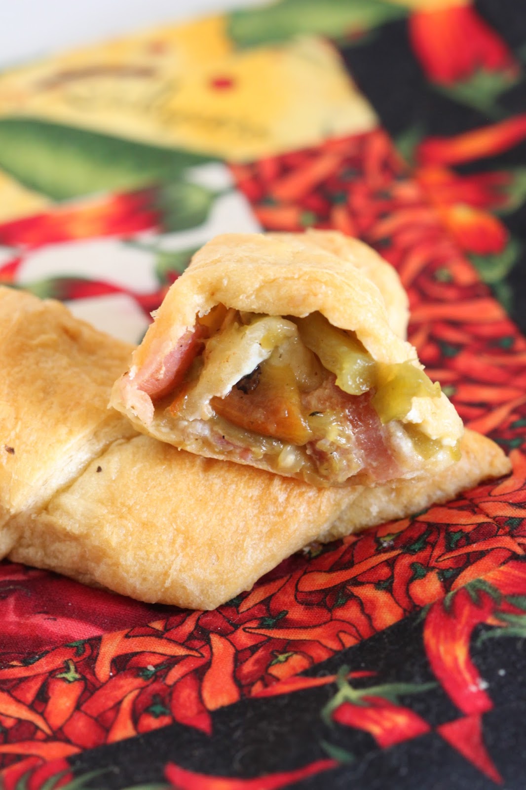 Tortillas and Honey: Green Chile and Bacon Crescent Rolls