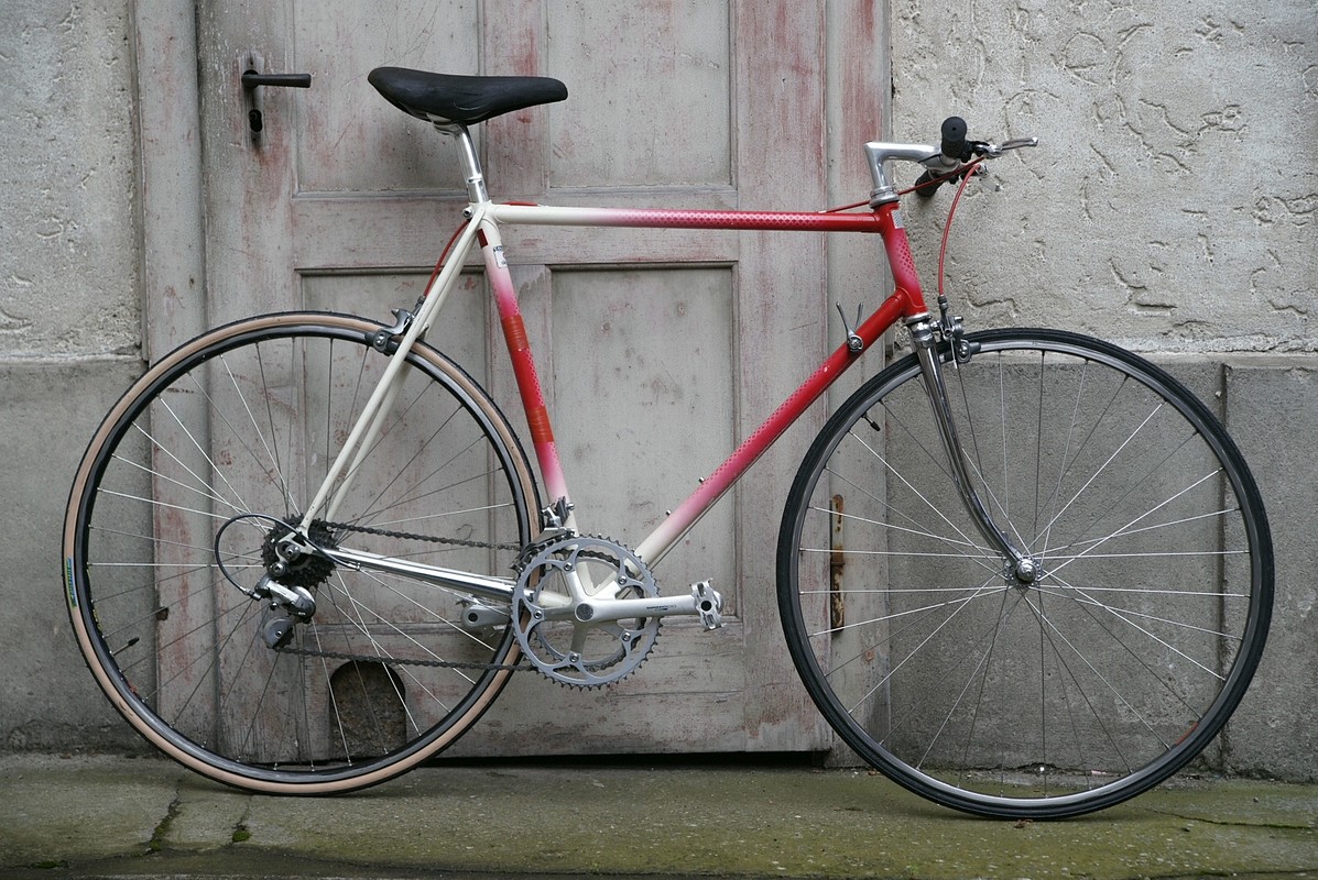 Zugzwang: Frisch aus dem Atelier: Cityflitzer mit Columbus Cromor-Rahmen